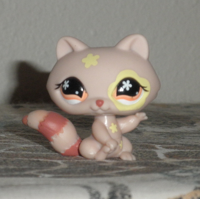 Collectomania: LPS Raccoons