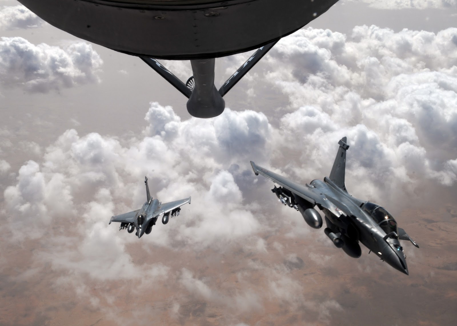 Military Aviation News : The 351st Expeditionary Air Refueling Wing ...