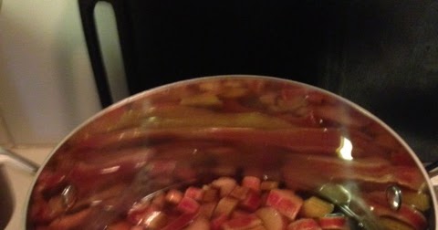 There's a Hippy in the Kitchen: Rhubarb Mus and Cherry Moos