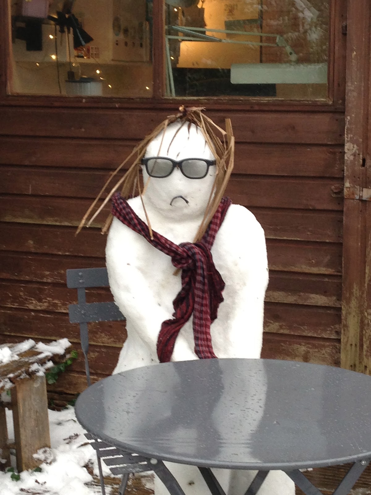 Tom Gates Brilliant World: LOOK! - DELIA THE REAL SNOW GRUMP