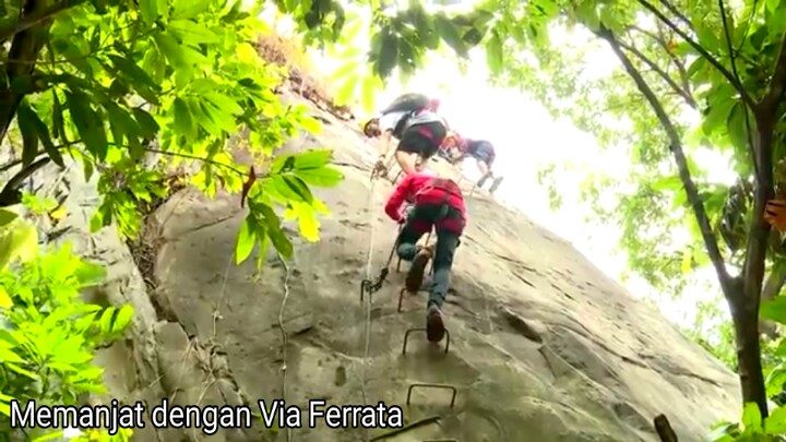 Wisata Gunung Parang Purwakarta dan Memanjat Hotel Gantung (Skylodge)