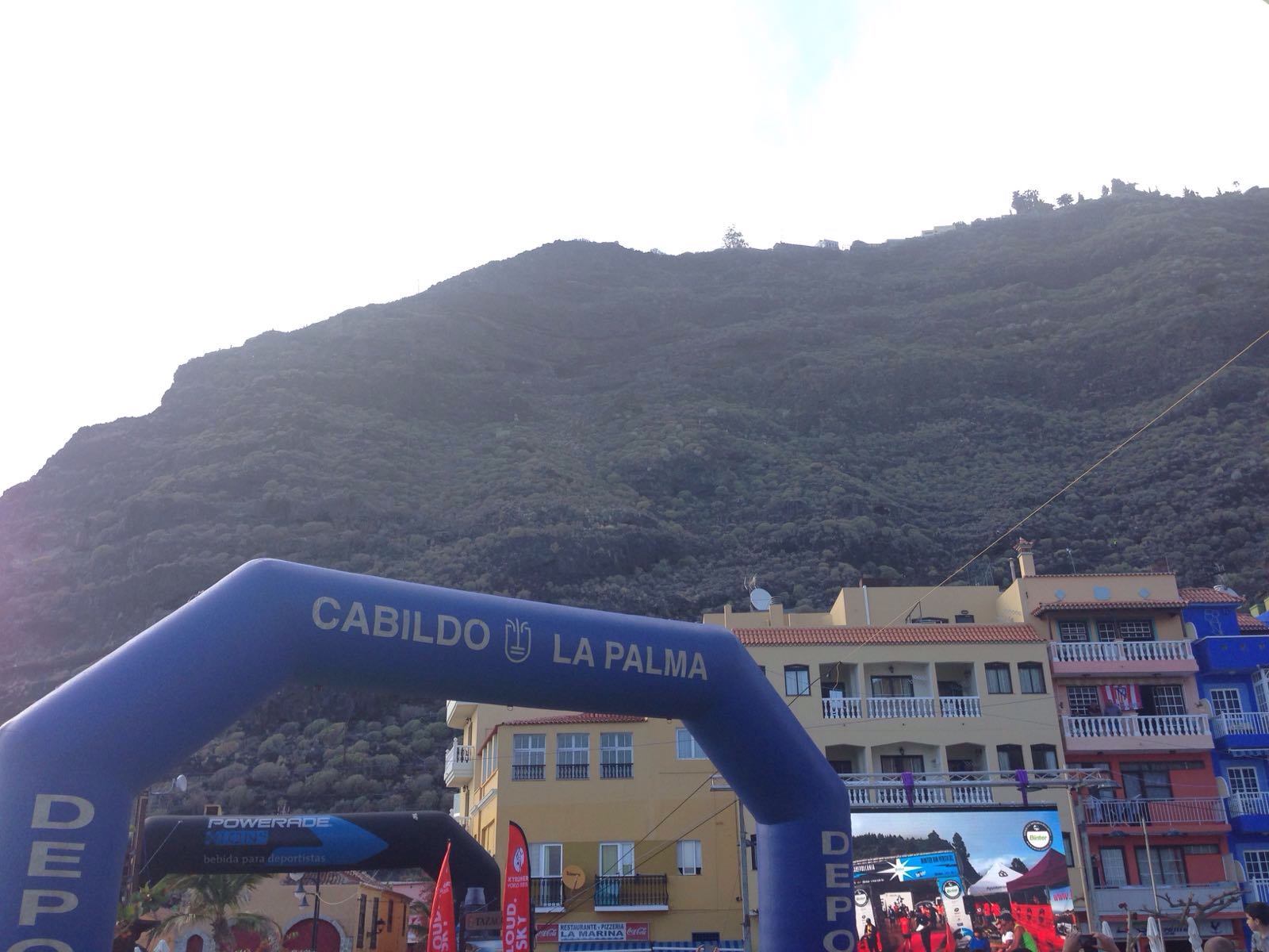 Saul Padua y Emily Collinge vencen el KM de Transvulcania '16 - RUNKM