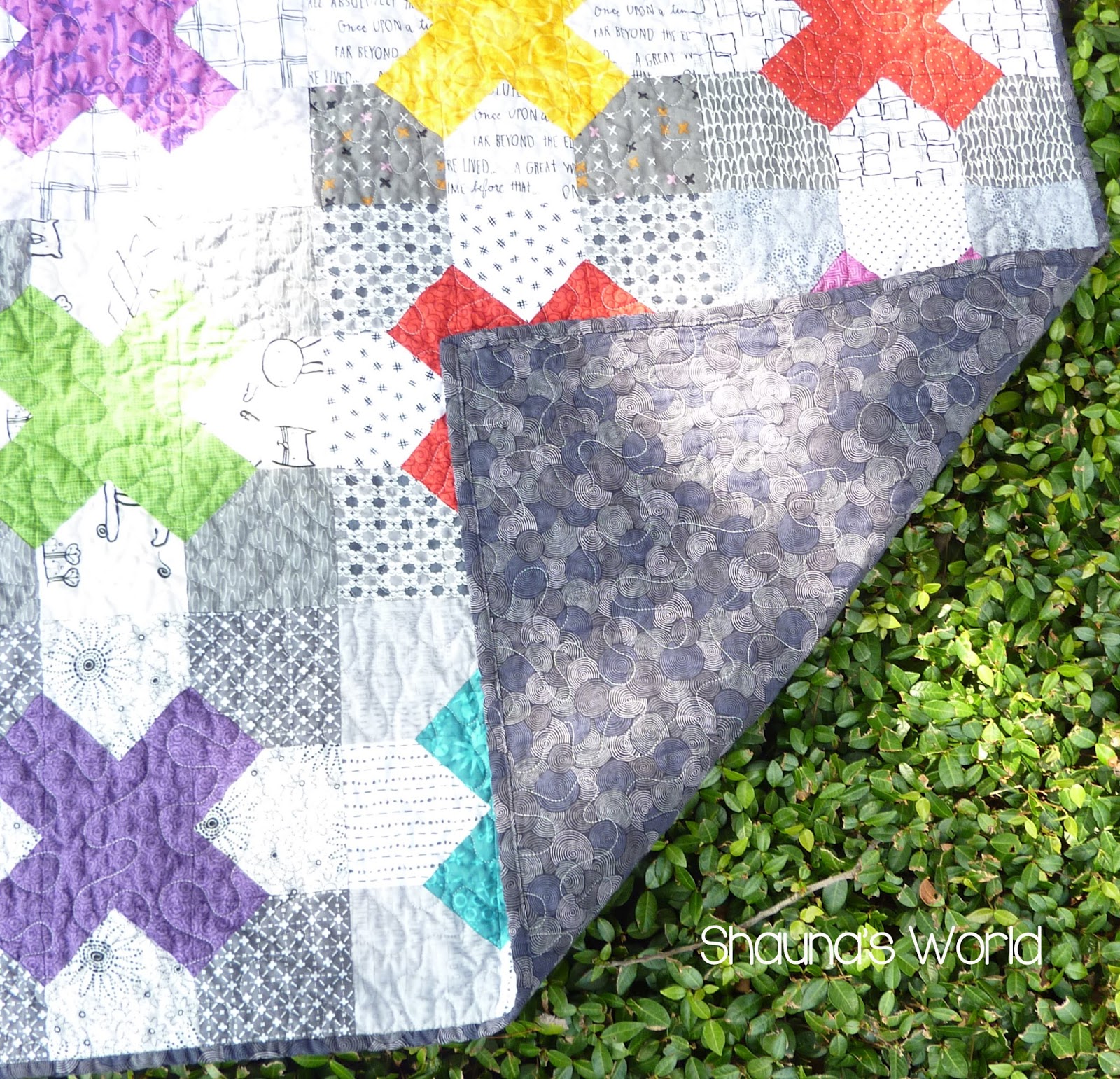 Shauna's World: Friday Finish - Tic Tac Toe Quilt