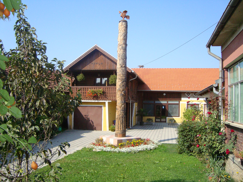 Galleria Ivan Vecenaj | Croatian Naive Art info