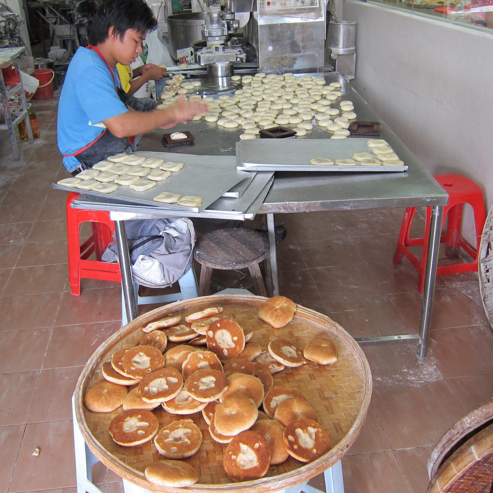 Traditional Foochow Biscuits 福州光饼 @ Eng Hin in Yong Peng, Johor |Tony ...