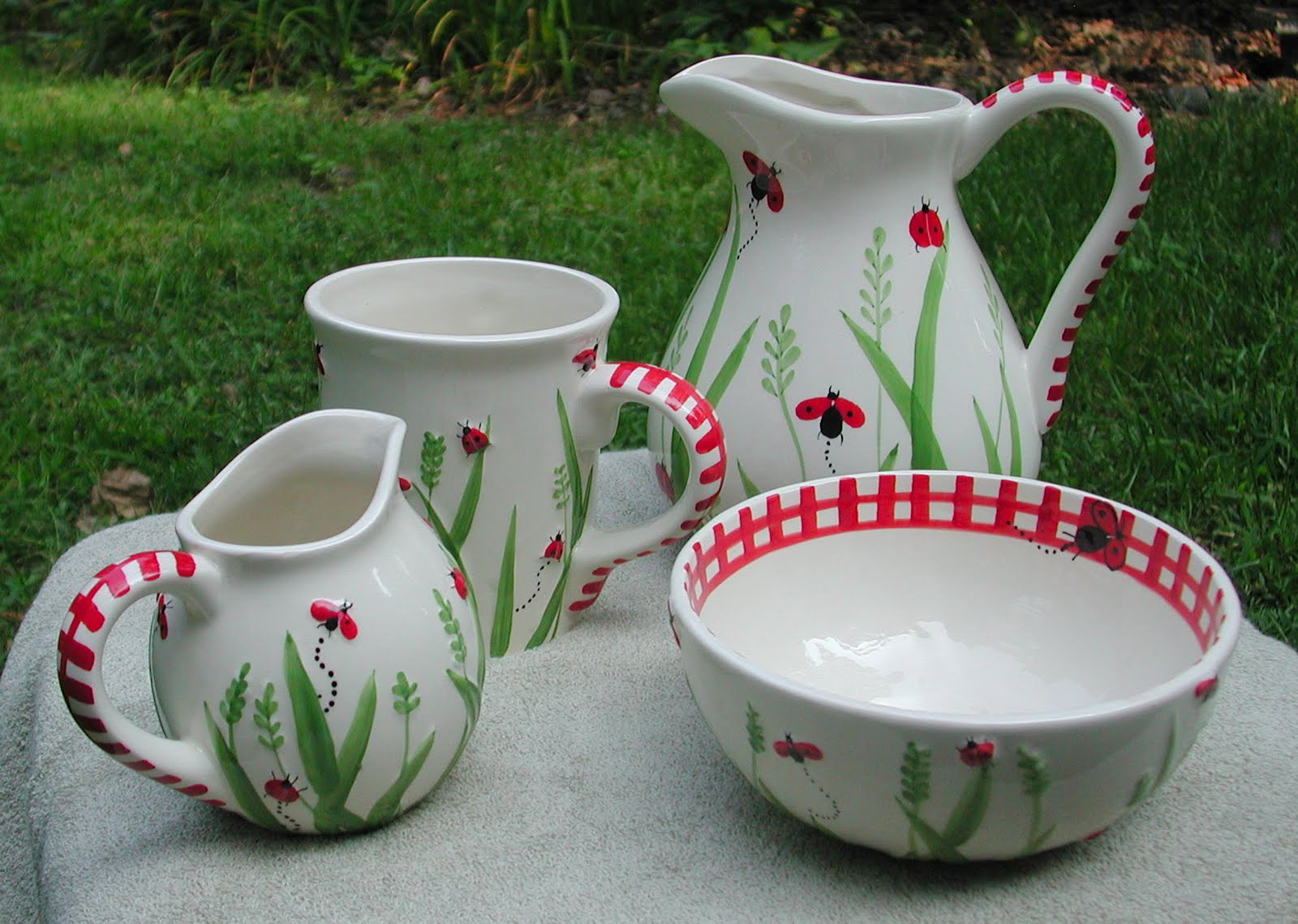 Corgis In My Garden: Ladybug Dishes