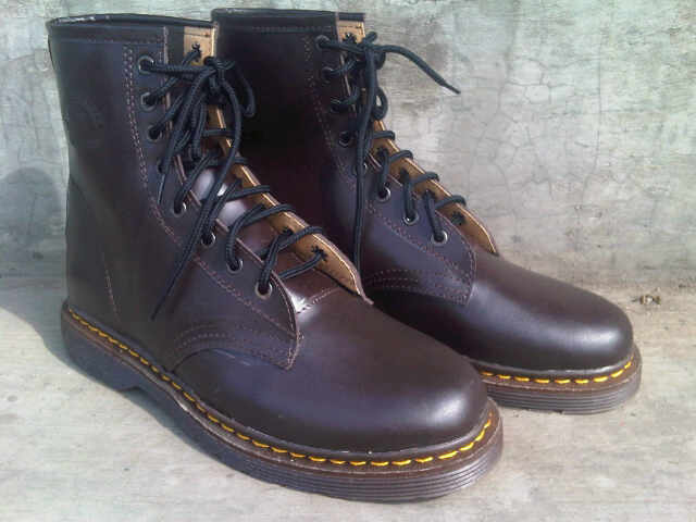 PODEK STORE: SEPATU DOCMART ( DR.MARTENS ) KW SUPER
