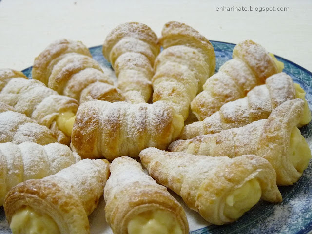 EnHarínate: Cuernos de crema. Un pastelillo de los más apetecible