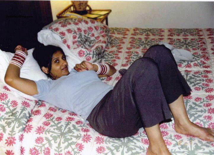 Telugu XXX Bommalu Pictures: Shailaja Ni Dengina Ramesh -2love