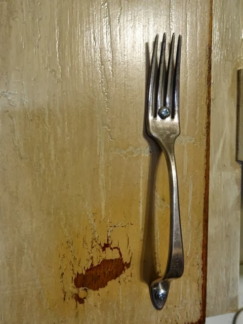 Iowa Farmerz Wife: How To Make Cabinet Handles From Silverware