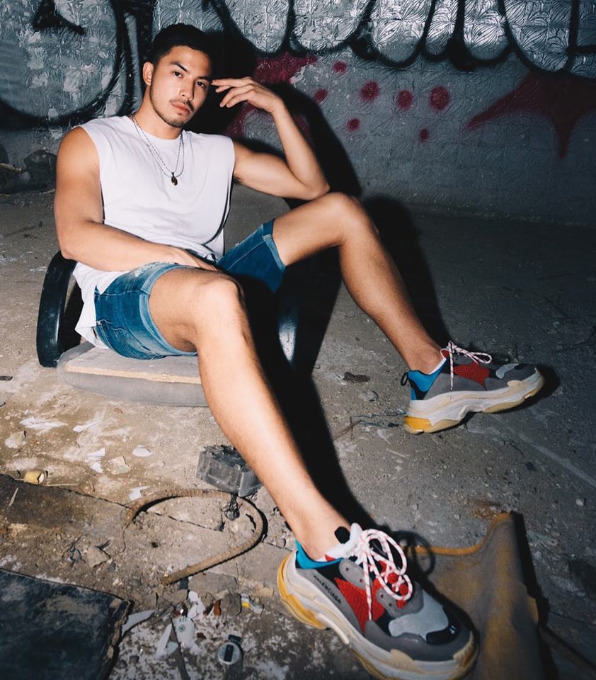 Immigration officers slam Tony Labrusca for allegedly cursing, bragging ...