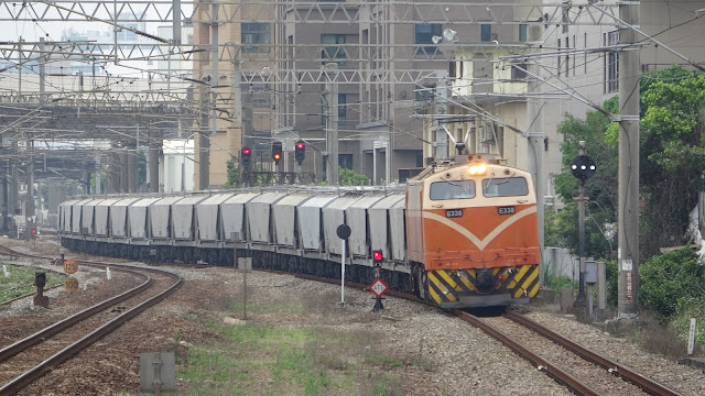 Blair's 鐵道攝影: E338電力機車 / TRA E338 Electric locomotive