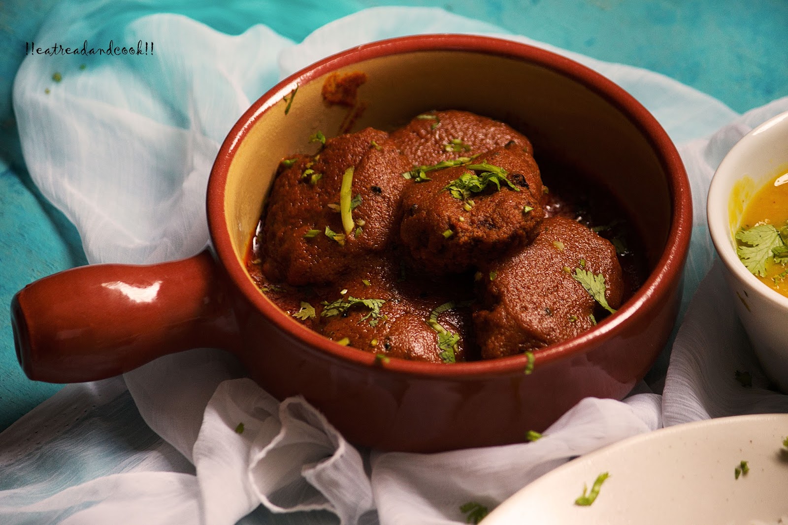 Posto Borar Jhal / Bengali Curry with Poppy Seeds Fritters