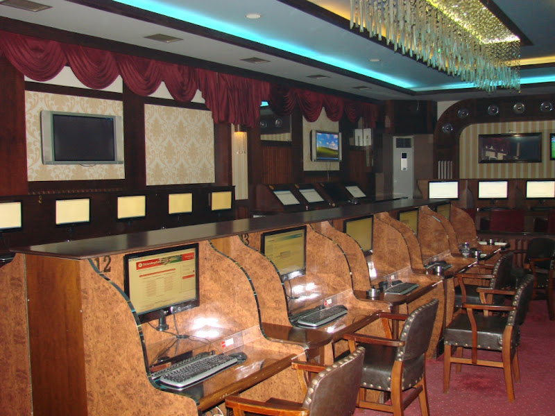 ΠΙΕΡΙΚΟΣ ΒΟΡΡΑΣ: Αστυνομική επιχείρηση σε κατάστημα internet cafe στο ...