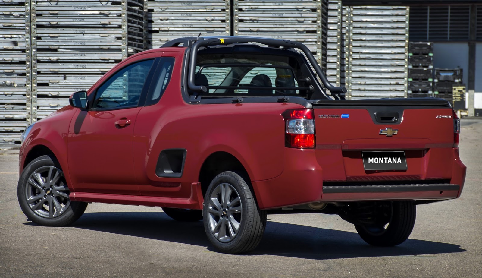 Chevrolet Montana traz discretas novidades na linha 2018