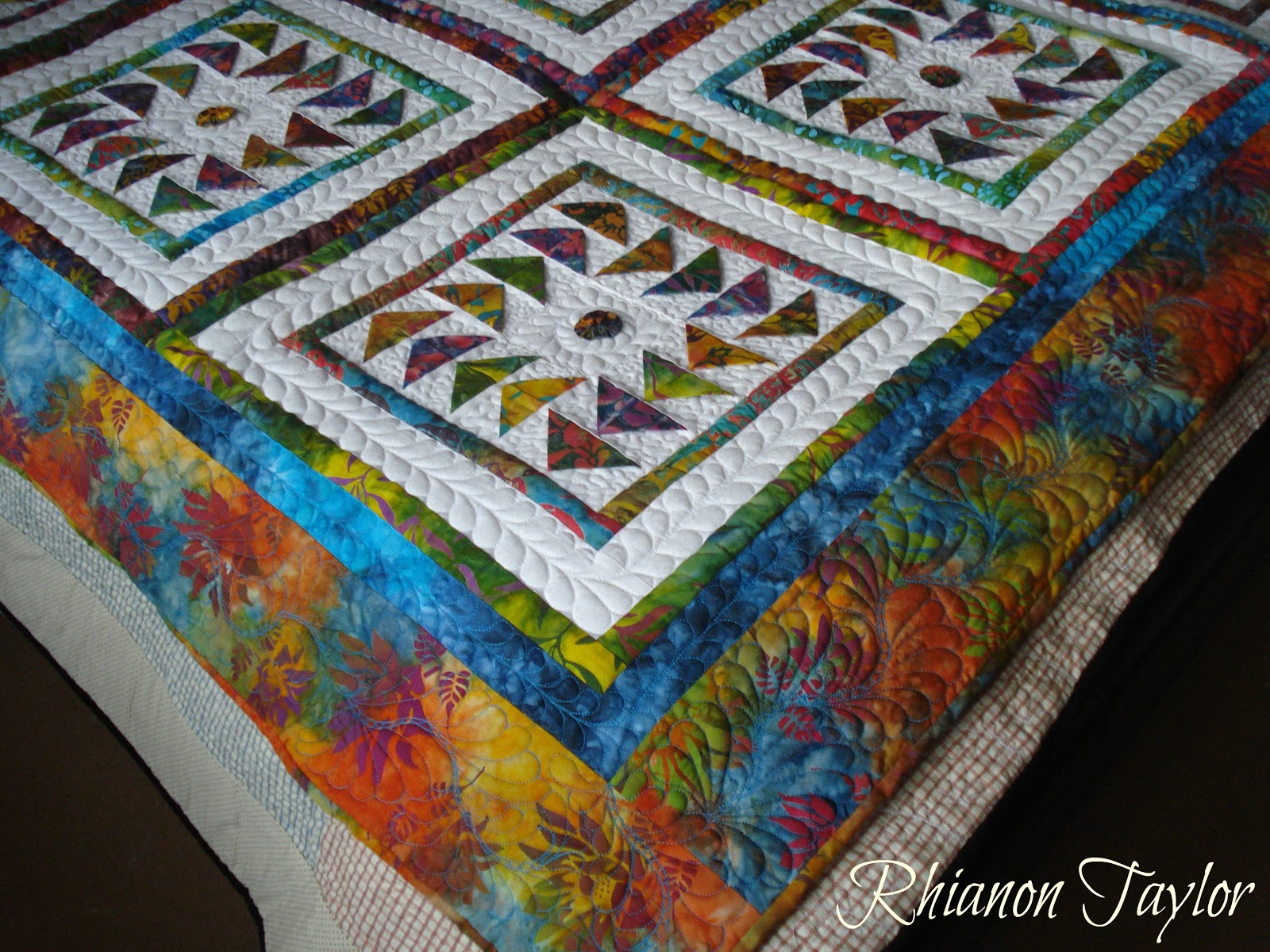 The Nifty Stitcher: Prairie Point Quilt in Batiks,