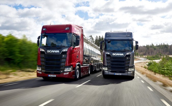 Scania retoma a produção e comercialização de modelos V8
