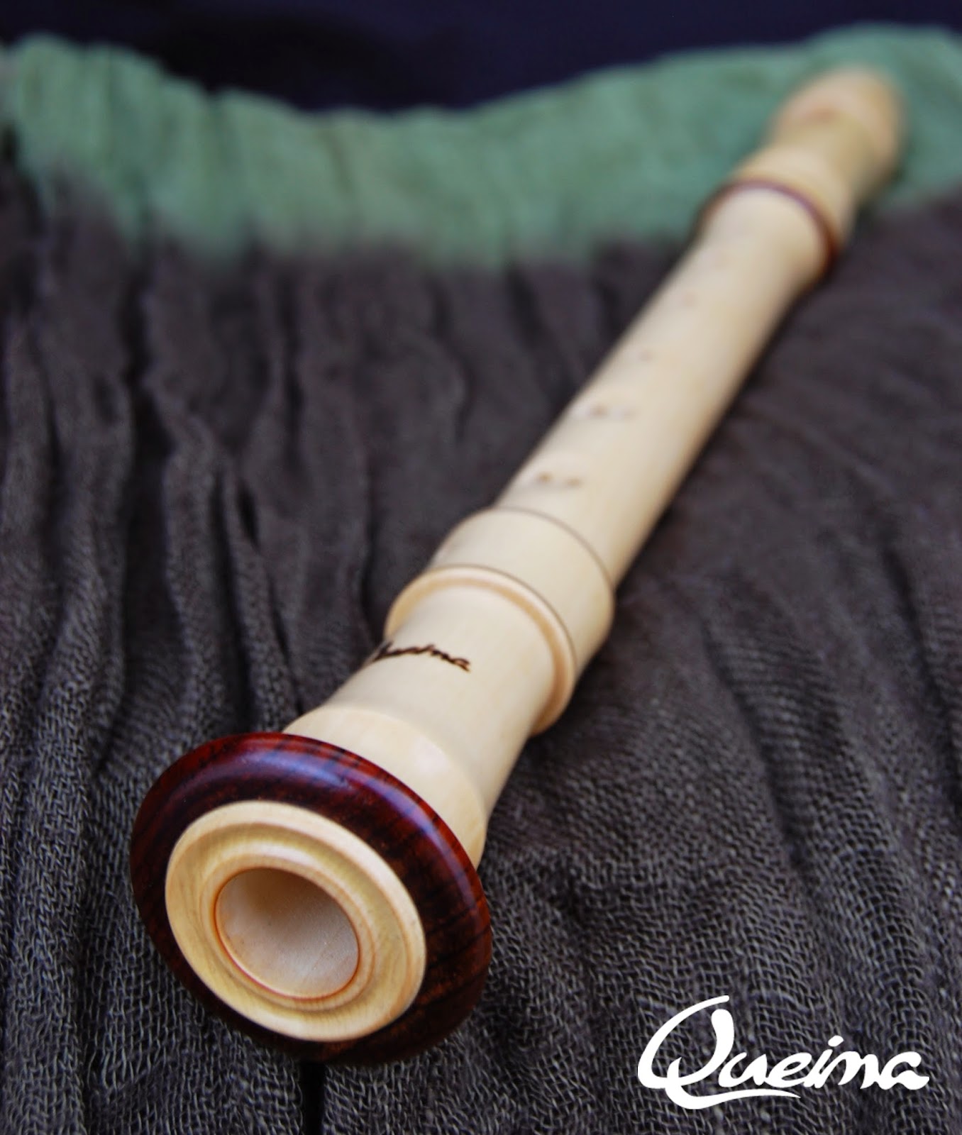 Instrumentos tradicionais: - Pito