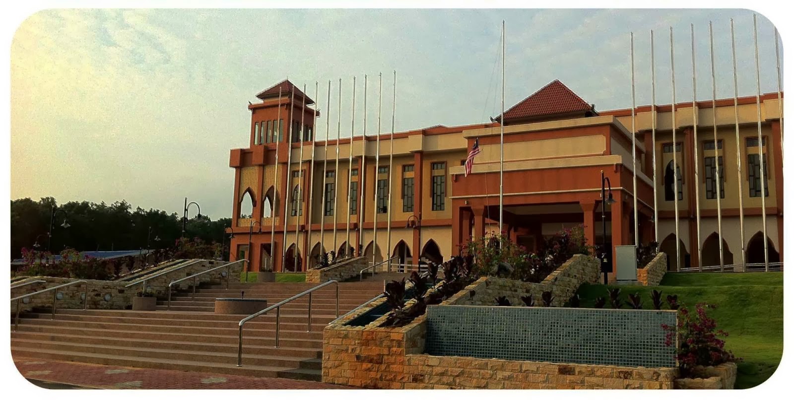 UIA Kuantan : Jom Berkenalan | Bisikan Minda...