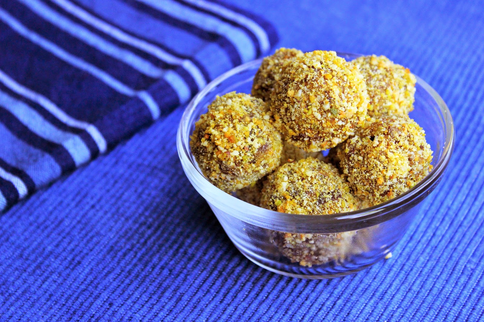 Pistachio Apricot Bites
