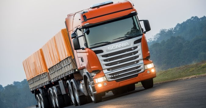 Scania entrega primeiras unidades dos modelos R 450 e R 510