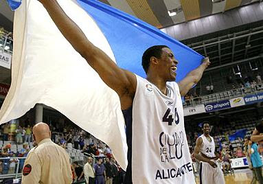 Larry Lewis entra en el cuerpo técnico de Los Angeles Lakers - Lucentum ...