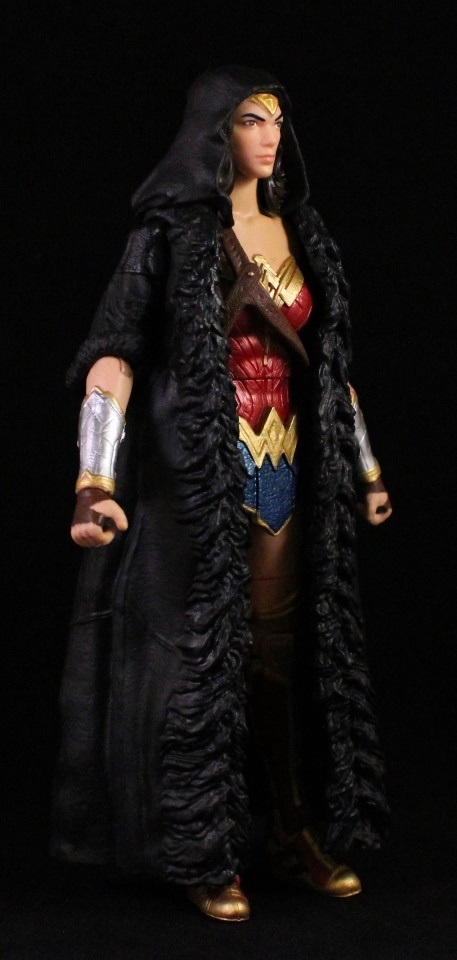 She's Fantastic: DC Multiverse - WONDER WOMAN (CLOAKED)!