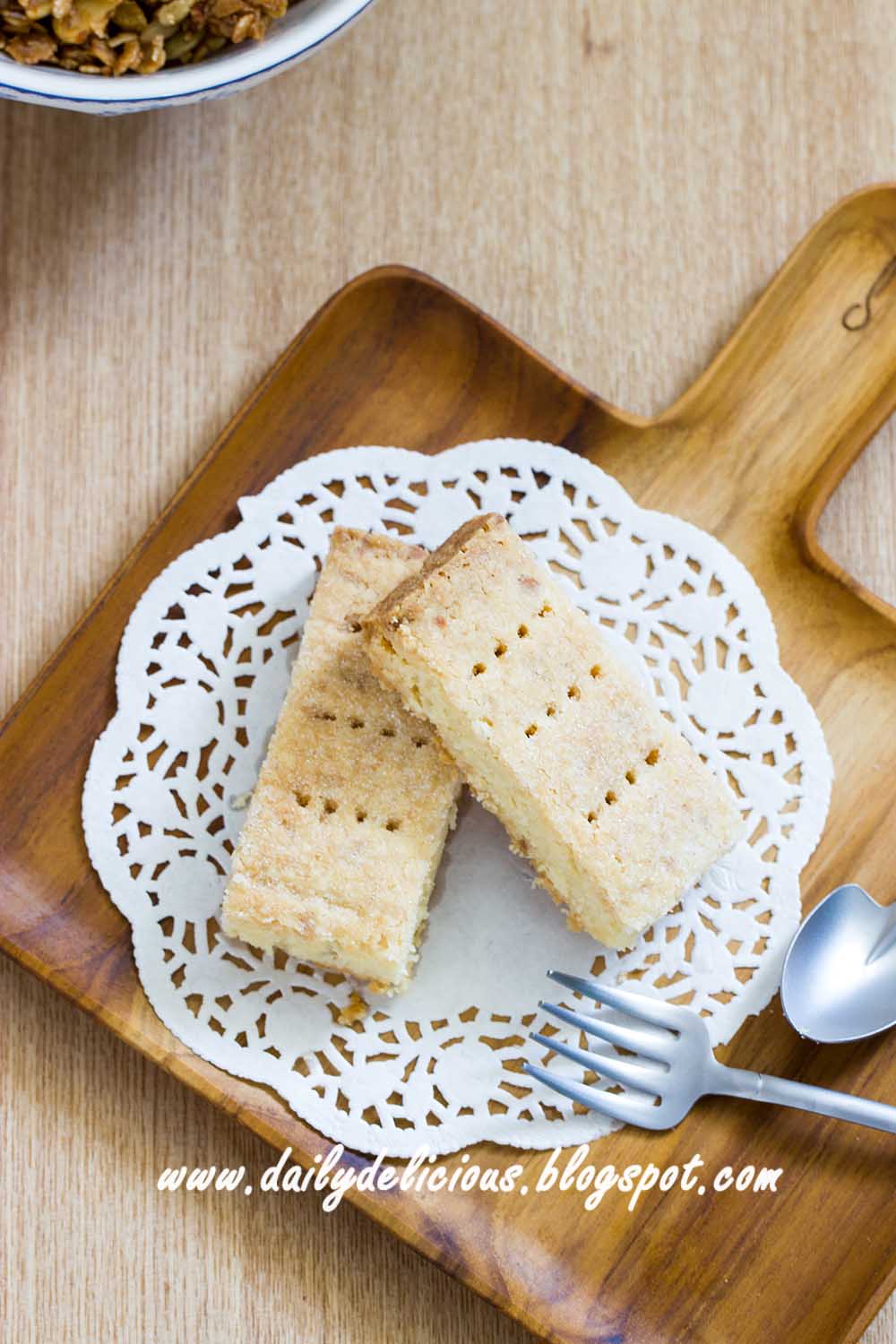 dailydelicious: Easy Macadamia Shortbread