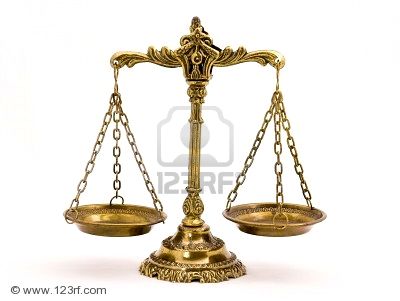 DERECHO: Balanza de la Justicia