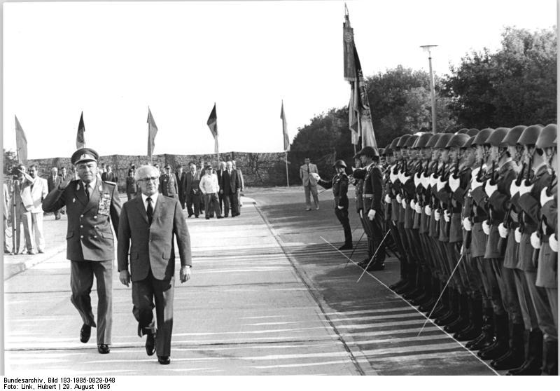 N.V.A. - D.D.R.: Luftstreitkräfte / Luftverteidigung 2ª parte