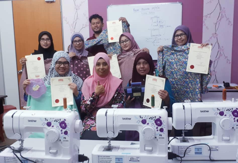 ANA'S TAILOR COLLECTION: kelas jahit baju puncak alam (kelasjahitcikguana)