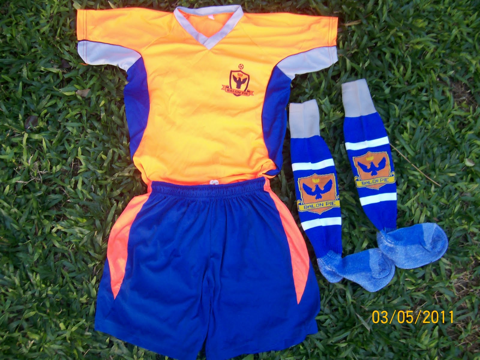 Escuela de futbol BALON PIE: LA INDUMENTARIA DE BALON PIE