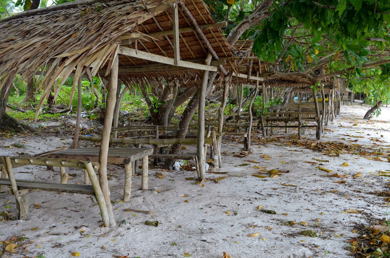 H E L L O ♥ K I M M Y : Subic Beach & Tikling Island of Matnog, Sorsogon