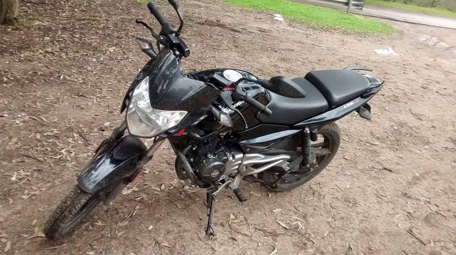 Todo sobre motos: Galería: Bajaj Rouser 135