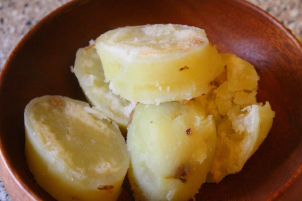 Food: Aloo Porota = potato stuffed paratha