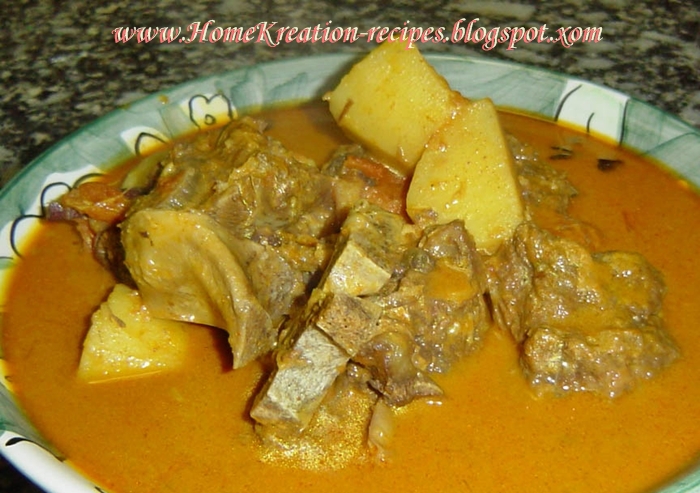 HomeKreation - Kitchen Corner: Beef Bone Curry