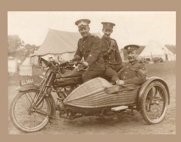 STRANGER BLOG: WICKER SIDECARS