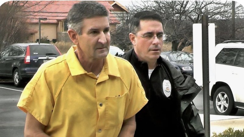 Shane Holderer planeou, a partir de 2012, uma perseguição ...