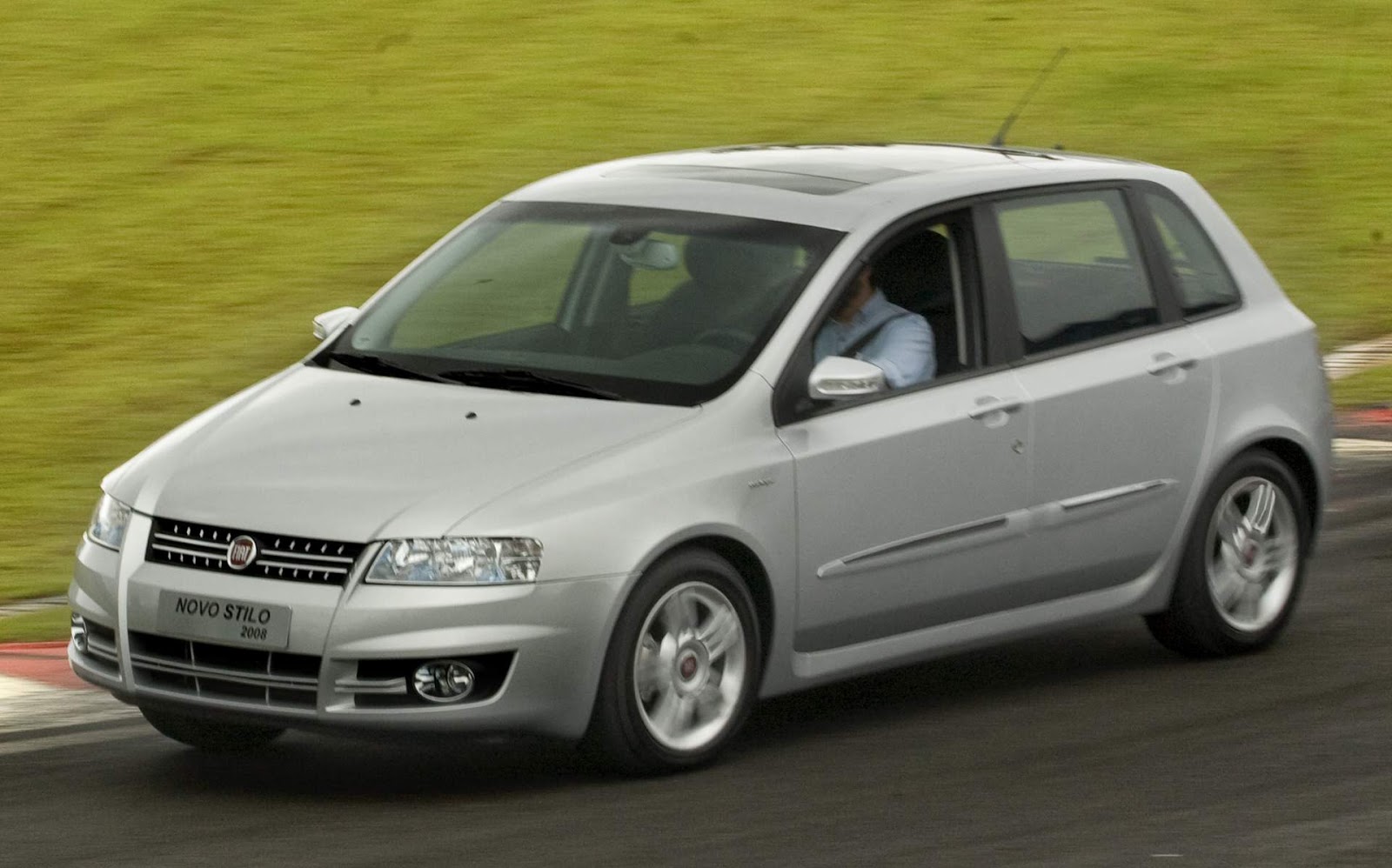 Fiat Stilo Dualogic Flex 2008: fotos, preços e detalhes