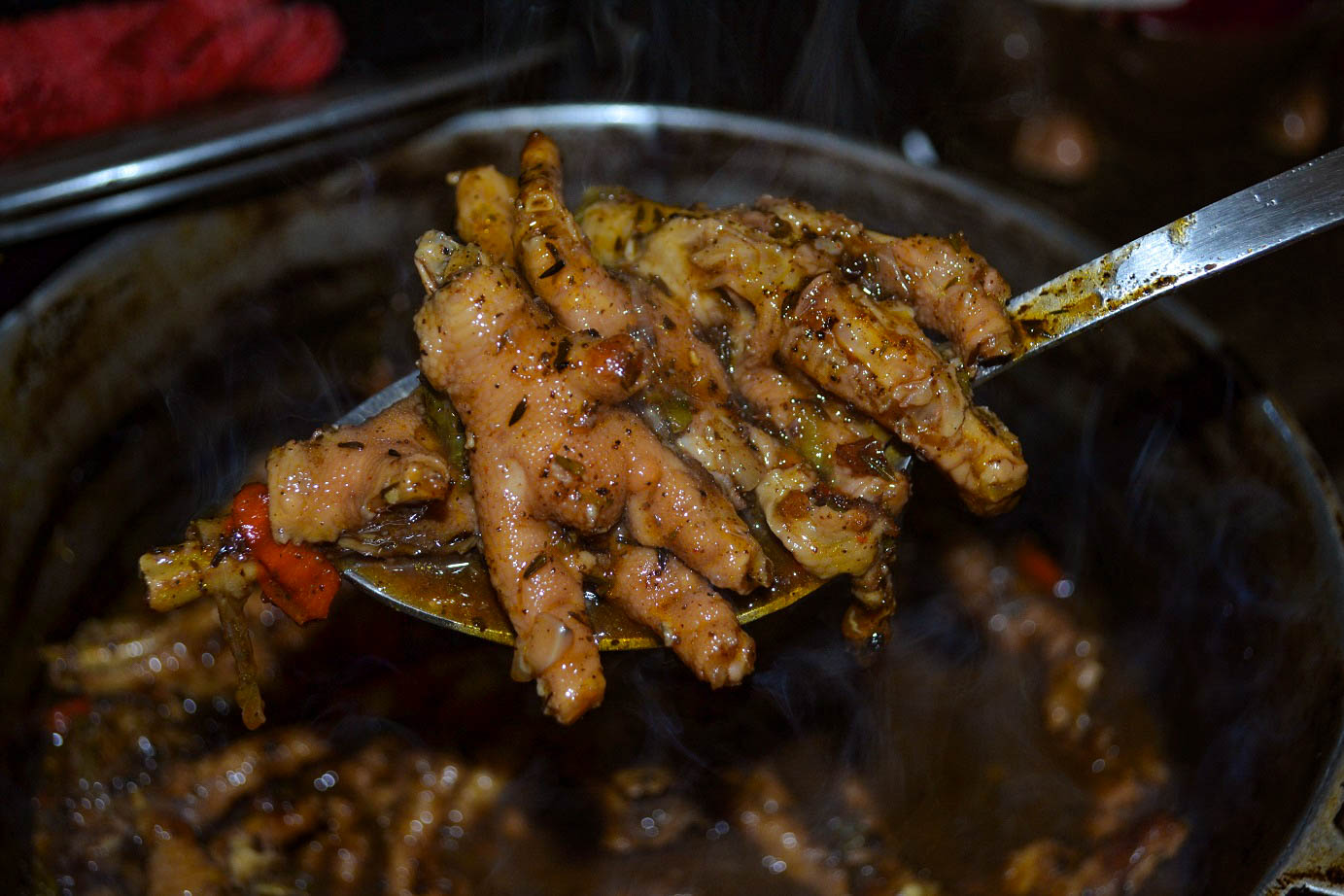 Greedy Girl : Battle of the chicken foot.