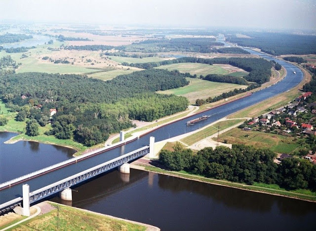 Plenzdorf.nl: De waterbrug van Magdeburg: een civiel kunstwerk.