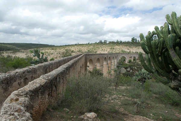 colonialmexico: Water, Water: El Saucillo Aqueduct