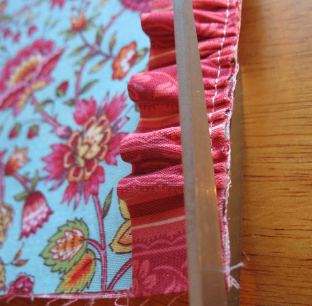 Aux Belles Choses: Ruffle Tissue Holder Tutorial