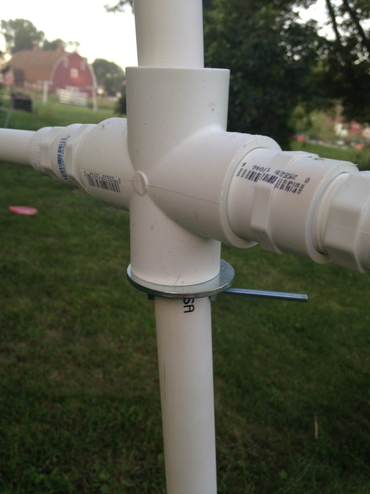 DIY Sunday: Whirligig Yard Art Spinner | The Dabbling Crafter