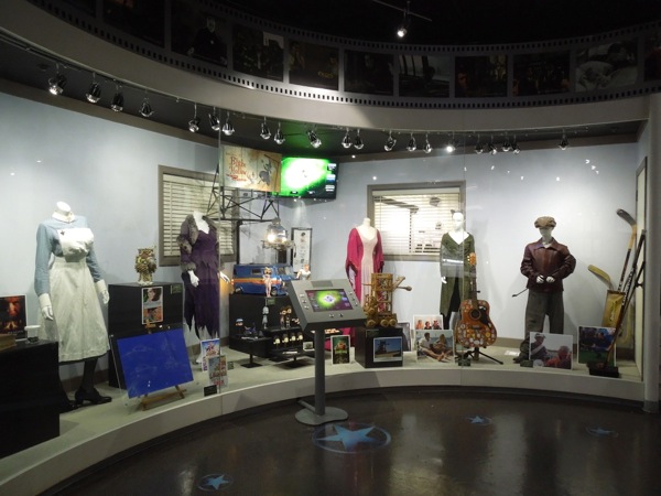Hollywood Movie Costumes and Props: TV and movie treasures on display ...