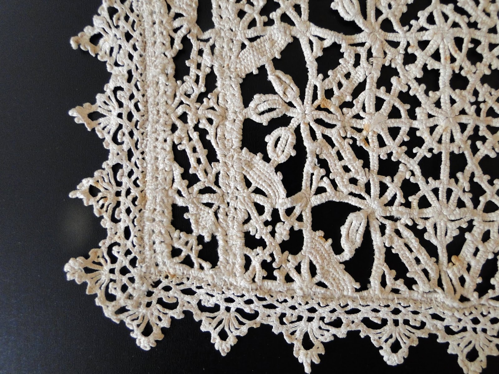 Buyer & Seller of Antique Lace, Fine Linens, Vintage Clothing, Haute ...