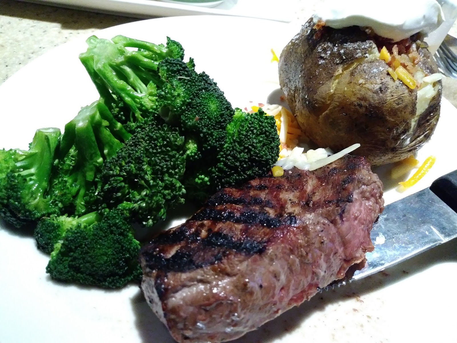 FRIED CHICKEN LIPS: Applebee's