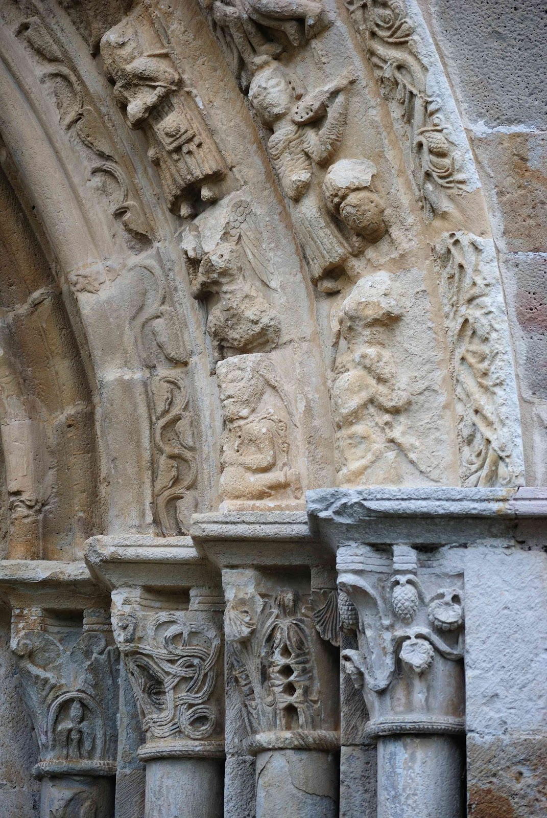 Tras los pasos del Románico: Vallejo de Mena, Románico Burgalés