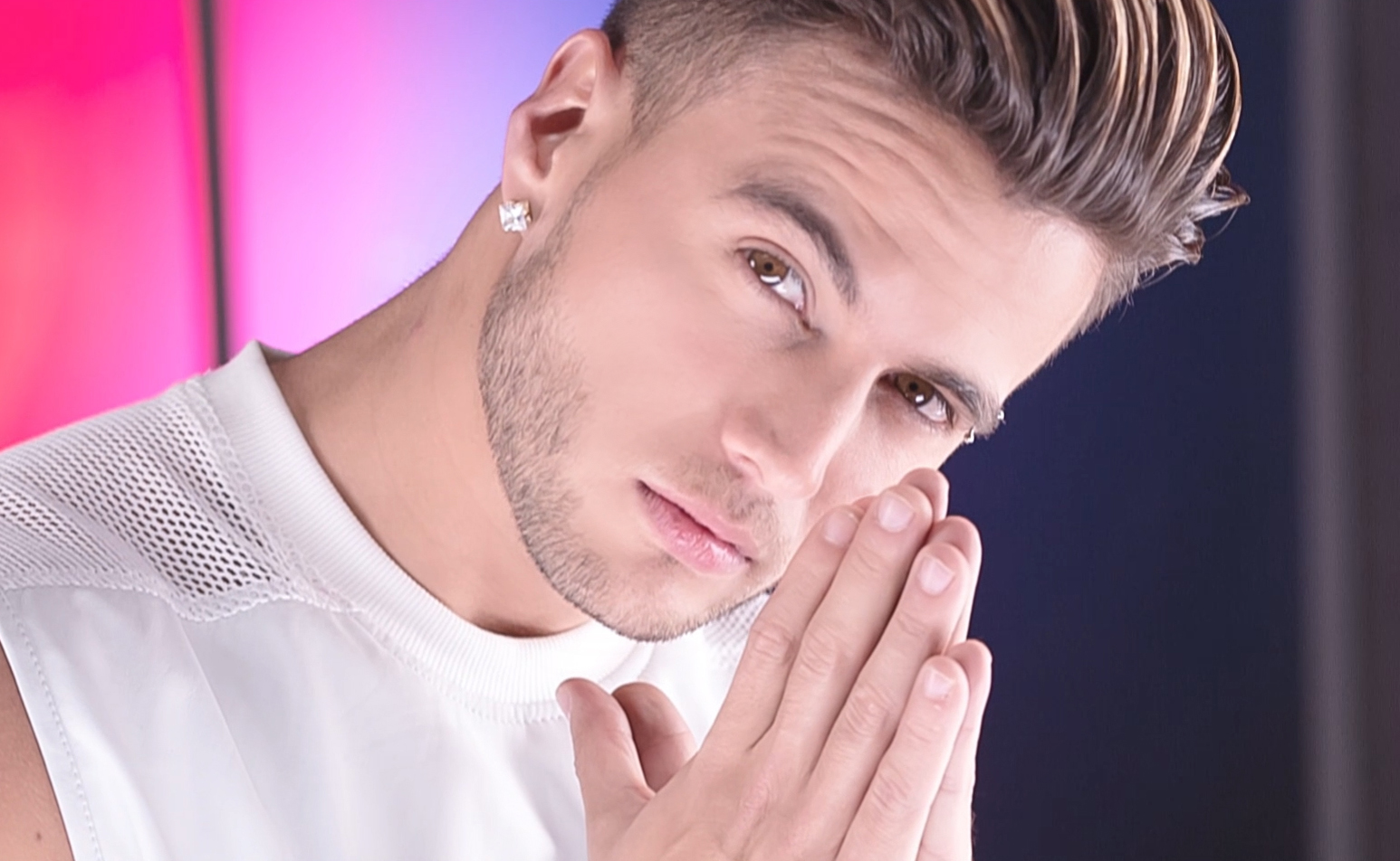 Gustavo Elis estrenó el video oficial de su tema “Cinturita” ~ OPENINTUR