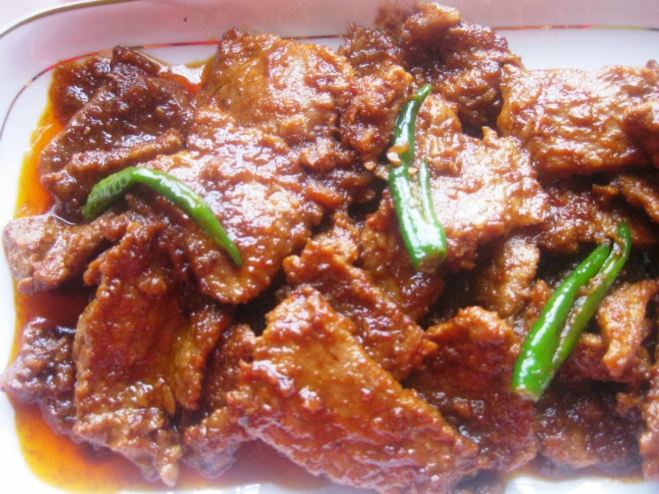 Resipi Beef Nam Phrik Pao (Daging goreng Nam Phrik Pao)